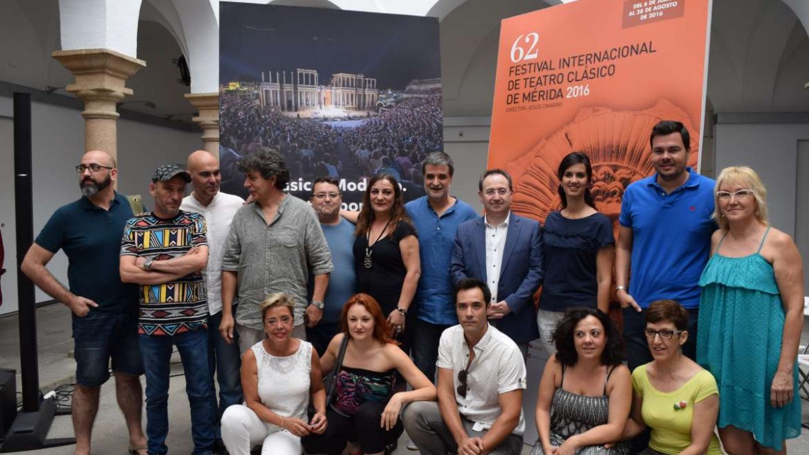 Cultura elogia los 30 años de experiencia de Suripanta, que estrena ...